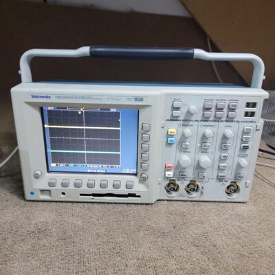 TDS3052B 泰克数字示波器 500MHZ带宽 5G采样议价维修