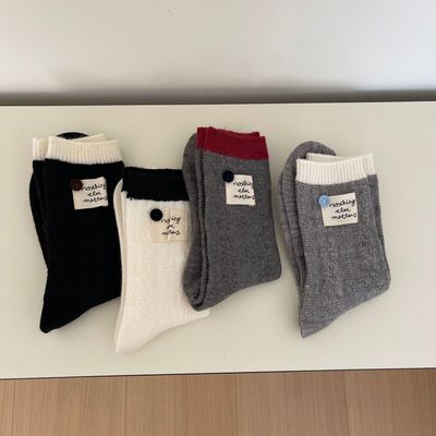 小红书布标纽扣秋冬加厚保暖羊毛袜纯色麻花纹日系中筒堆堆子女