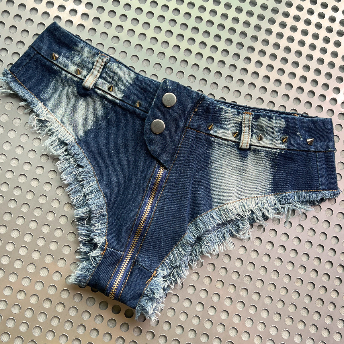 Ultra low rise open crotch denim shorts 超低腰开裆牛仔短裤女_虎窝淘