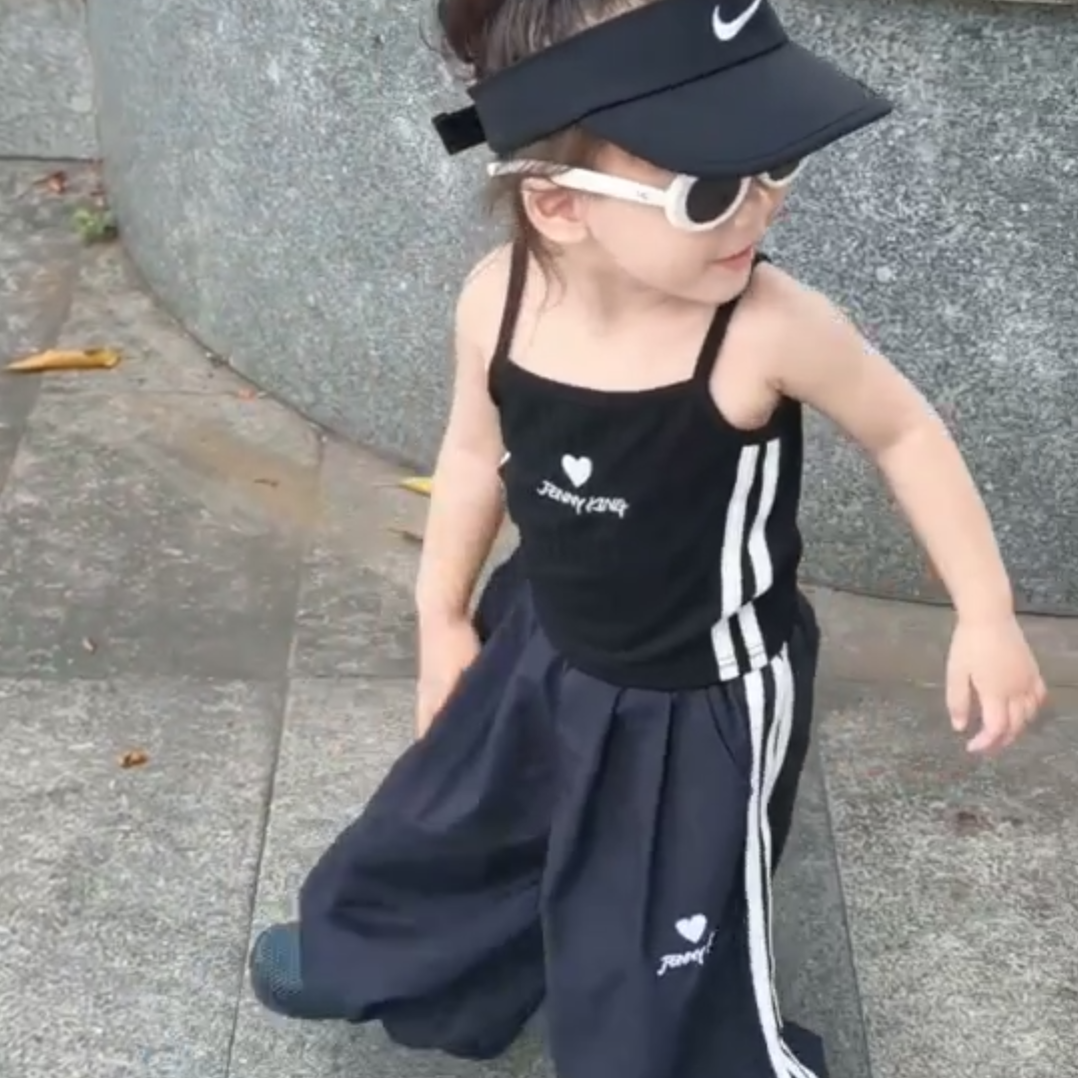 女童街舞爵士舞裤子2026夏季新款休闲运动工装阔腿裤大儿童灯笼裤