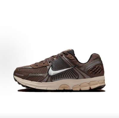 耐克Nike Zoom Vomero 5低帮休闲跑步鞋女款 棕色FN6742-201