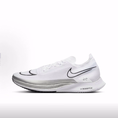 Nike STREAKFLY舒适百搭织物减震透气低帮竞速跑步鞋男女同款白黑