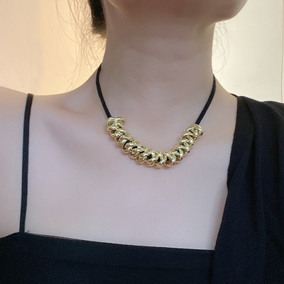 金属皮绳女金属几何圈项链