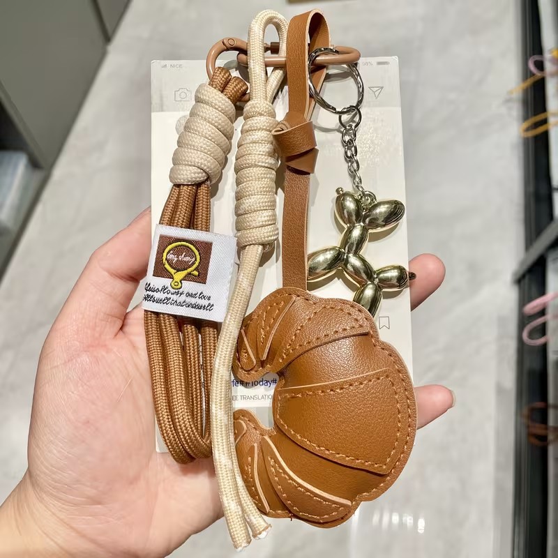 现货手工多层补丁牛角包挂绳钥匙扣箱包挂坠miu系小众挂件配饰