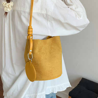 韩国复古简约软皮腋下包包女新款潮时尚水桶包超火ins休闲单肩包