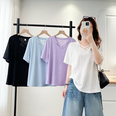 洋气宽松显瘦交叉V领提花T恤