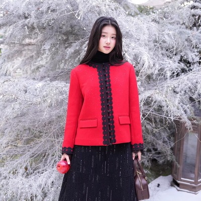 GUO JINGYI 25AW 红色亮片羊毛蕾丝边外套黑条纹亮片羊毛A字半裙