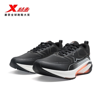 特步男鞋革面防泼水跑步鞋