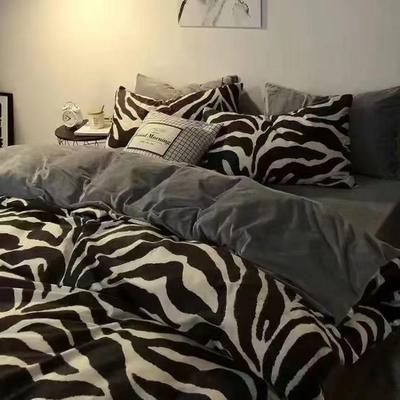 Four sets of bed linen dorms. Three sets of bed linen dormit