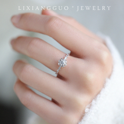 《小花簇》花环藤蔓高级感艺术风莫桑石基础百搭S925纯银戒指婚戒