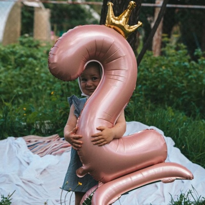 粉色珠光站立款数字气球拍照写真