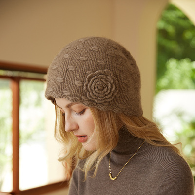 100%纯山羊绒2025秋冬新款女手工立体编花钩花保暖包头花朵针织