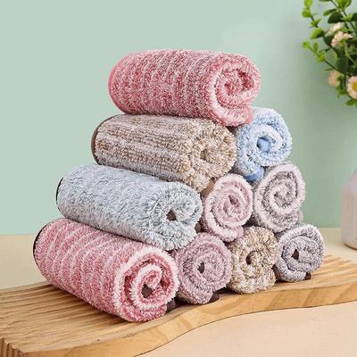 This kitchen cloth does not absorb oil, does not shed lint,