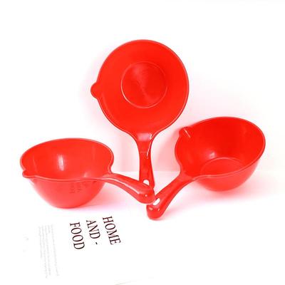 Plastic pointed water ladle with long handle, suitable for h