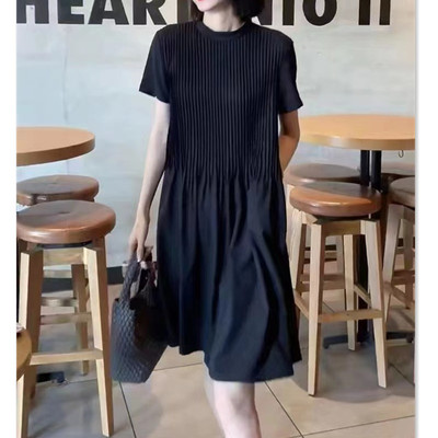 22522大爱美依缘2025夏季新款韩版洋气压褶纯色连衣裙宽松遮肉女