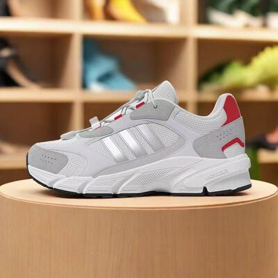 Adidas儿童低帮舒适休闲鞋