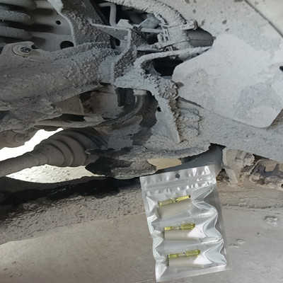 发动机油封漏油修补胶水粘变速箱