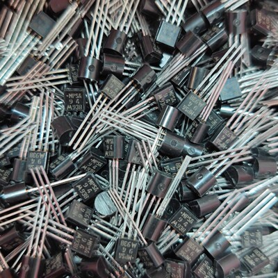 MPSA94  摩托罗拉三极管