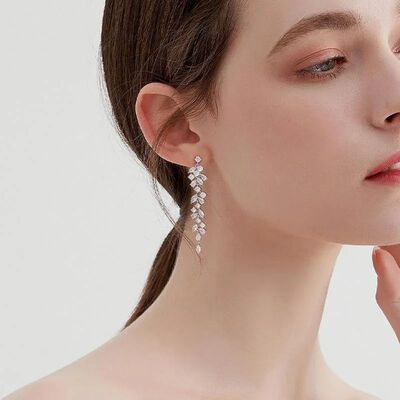 Hot Sale Exquisite Leaves Long Tassel Earrings for Women