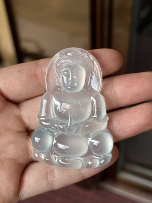 天然翡翠高冰观音13738