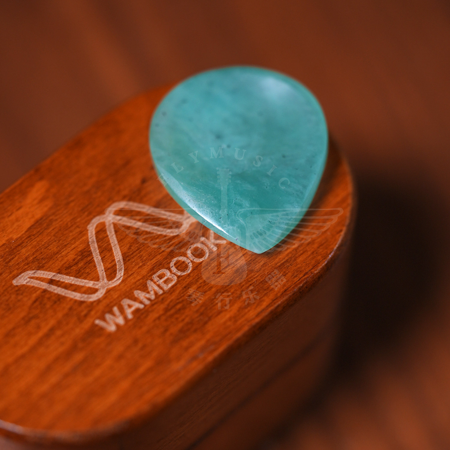 飞琴行 万布克Wambooka意大利手工吉他拨片 稀石骨质实木碧石弹片