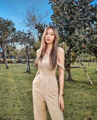 【泰国代购】设计师设计 Penelope 吊带显瘦连体裤连衣裤长裤