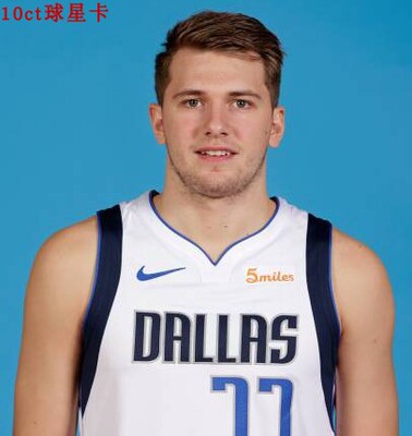 nba小牛队东契奇新秀球星卡
