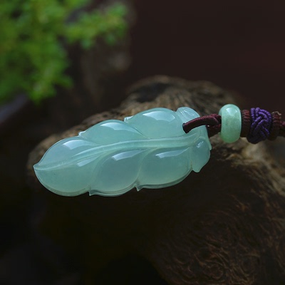 晴水绿叶子缅甸玉石翡翠a货吊坠