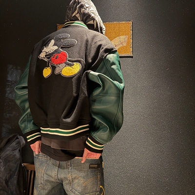 联名款FW25 Varsity Jacket背面米奇图案按扣开合百搭夹克外套