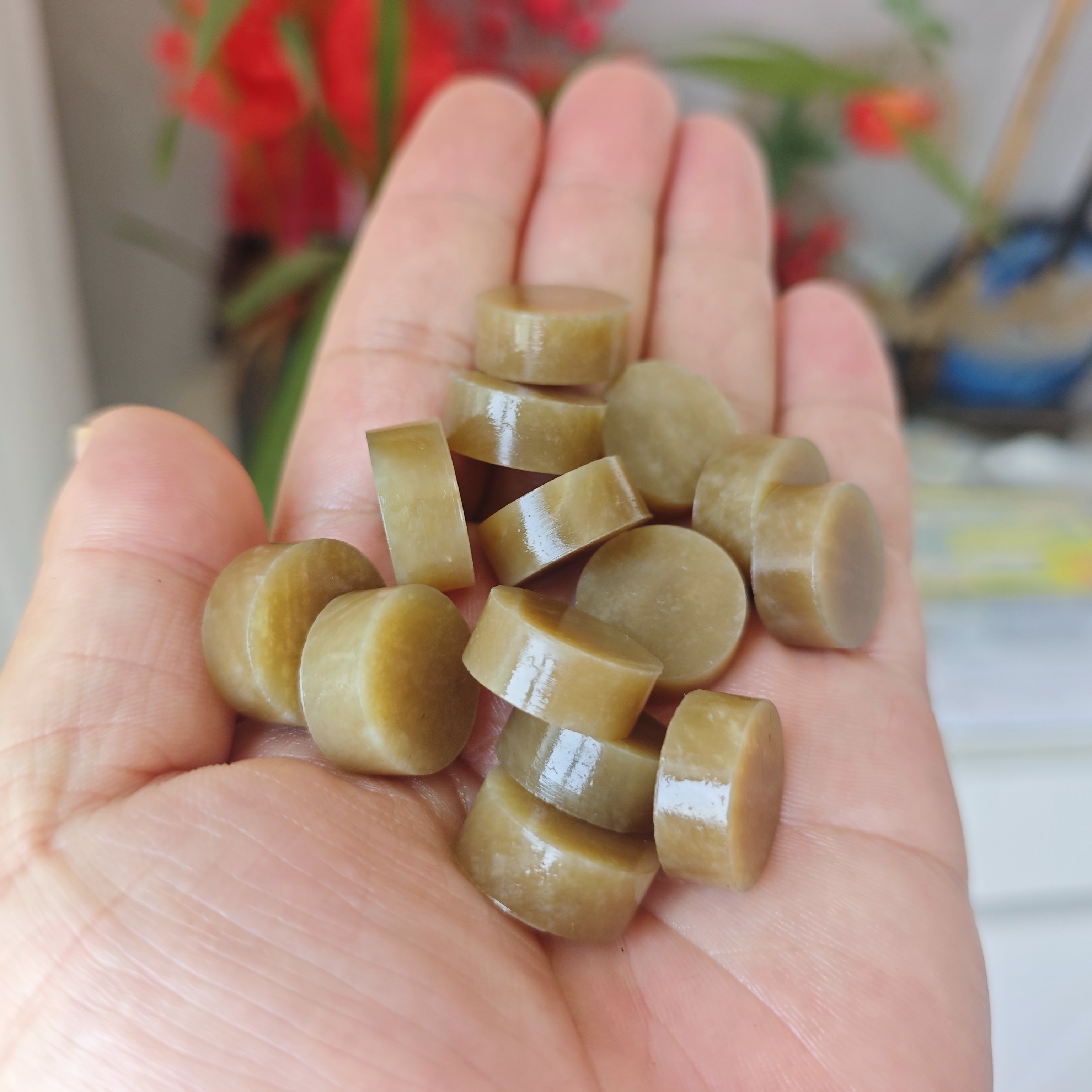 放漏新疆和田玉糖玉戒指扳指芯练手料手串平安扣玉料无裂微棉14颗