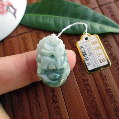 保真实拍图飘绿生肖兔小吊坠75533缅甸玉天然A货翡翠玉学生儿童款