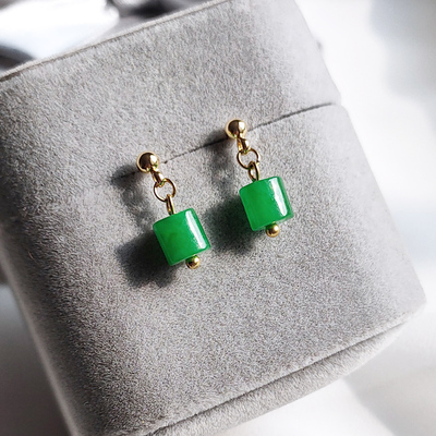 正阳绿简约干青翡翠精致小巧耳钉