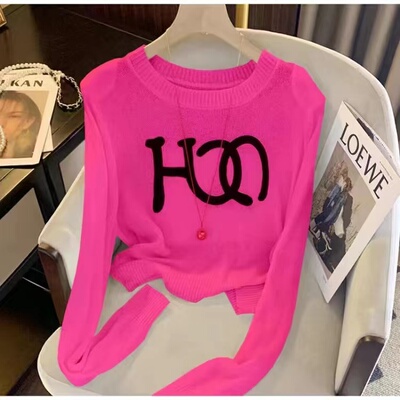 圆领套头字母长袖针织衫