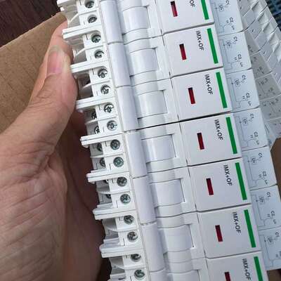 议价施耐德A9A26946断路器附件iMX+OF，工程剩余全新正