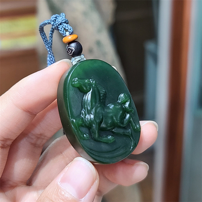 小石头和田玉生肖马碧玉