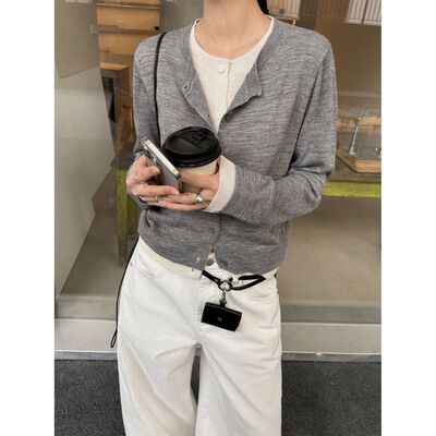 TG简调柔织韩系百搭拼接撞边圆领