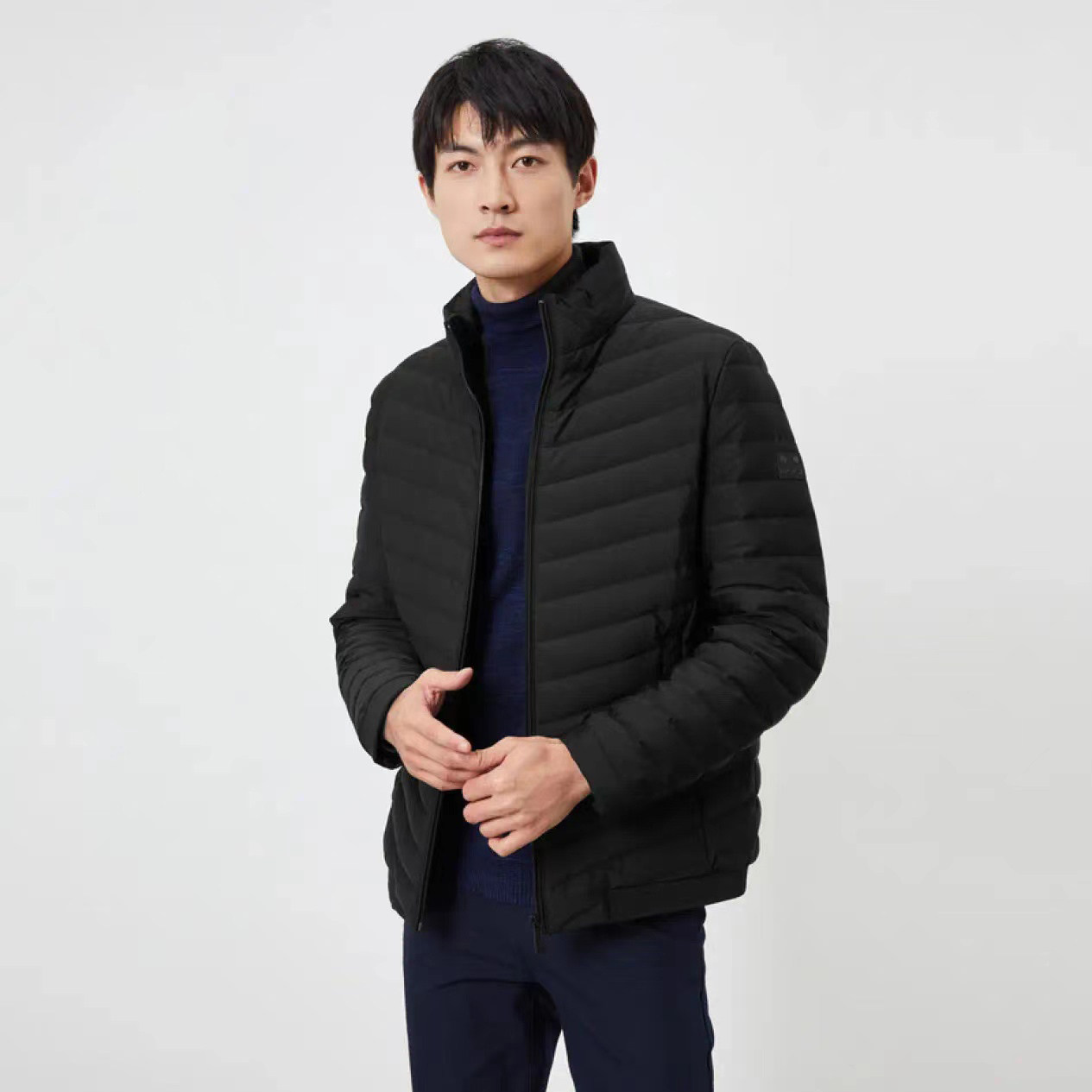 戈德堡立领舒适简约轻便保暖男士羽绒服冬季新品短款羽绒外套