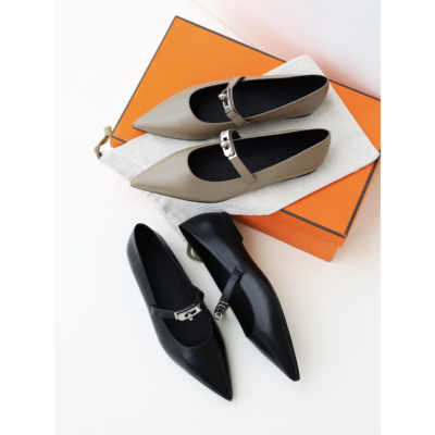 法式DG锁扣牛皮尖头低跟单鞋