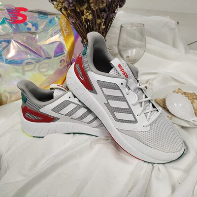 阿迪达斯女子跑步运动鞋