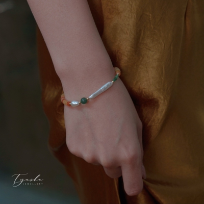 TYUSHA彩色天然石巴洛克珍珠手链