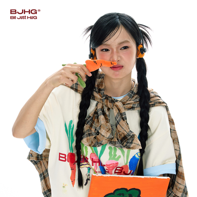 BJHG胡萝卜毛绒贴贴短袖t恤配饰