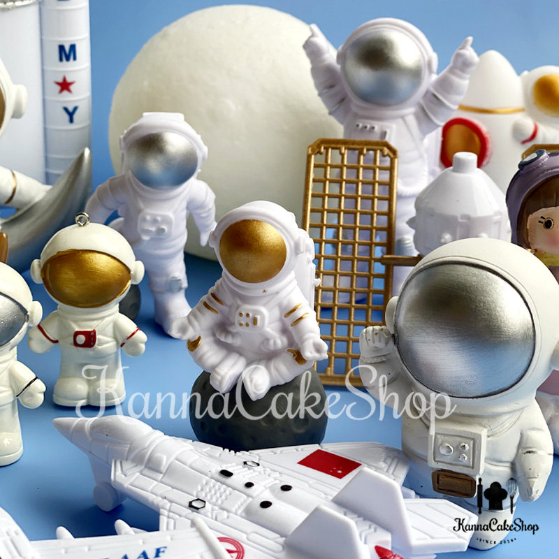 宇航员蛋糕摆件 月亮宇航员 发光月球蛋糕 发光星球 diy蛋糕