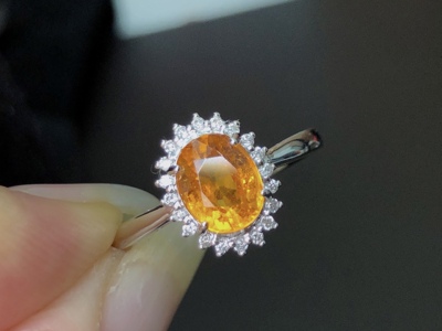 天然芬达戒指18k金天然钻石总重2.83g、主石1.75ct、钻石0.10ct