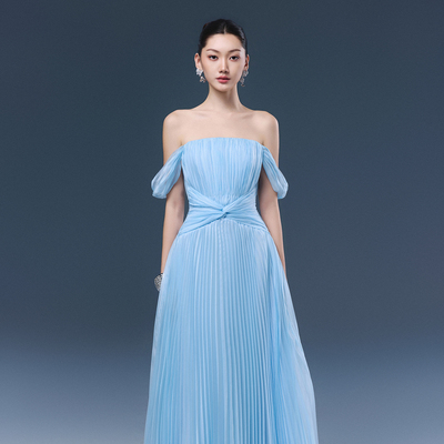 越南JOSEPHINE 2026年夏季新款温柔蓝色压褶吊袖抹胸长裙