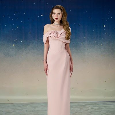 越南小众品牌CALISTA 2025新年新款粉色玫瑰高挑纤细单肩长裙