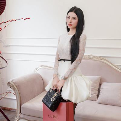 越南小众品牌CALISTA 2026年夏季新款温婉端庄蕾丝纹拼接花苞裙