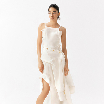 白色高级感不规则吊带连衣裙
