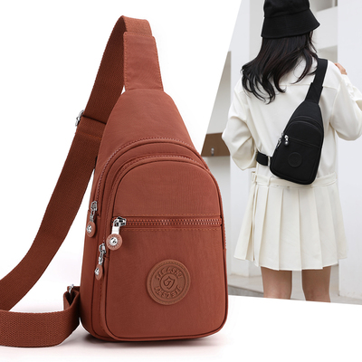 简约时尚牛津布包胸包百搭休闲女包斜挎胸包轻便包包中年妈妈包