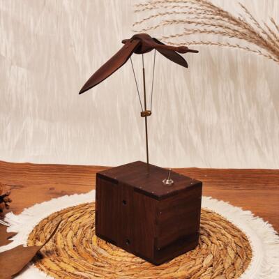 胡桃木制机械玩具天鹅自动音乐盒