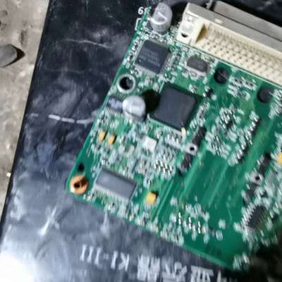 议价出UNIC一03877206主控板一张，通电如下图